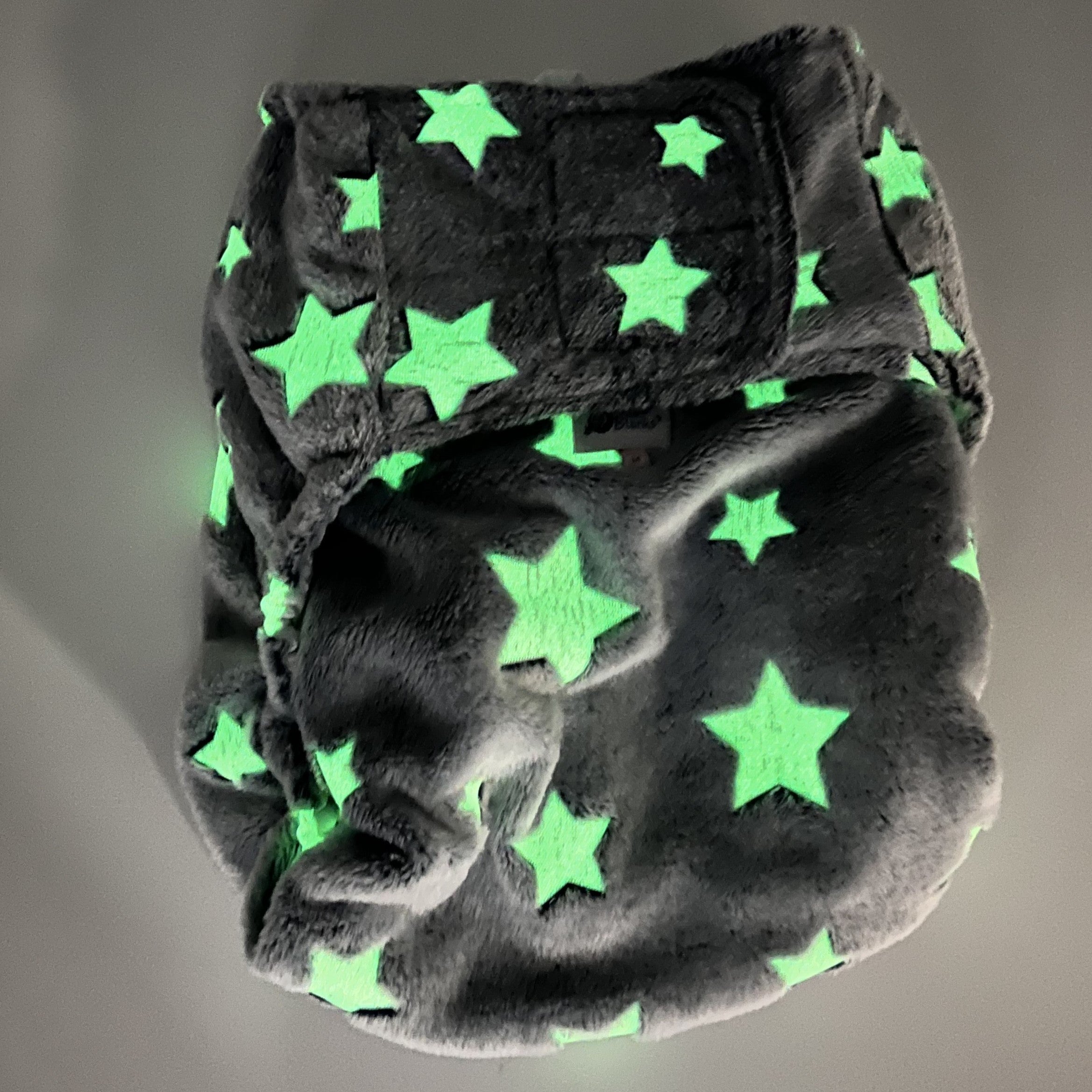 SnuggleBlanks Pocket Nappy Wrap - Glow in Dark Stars – NRU